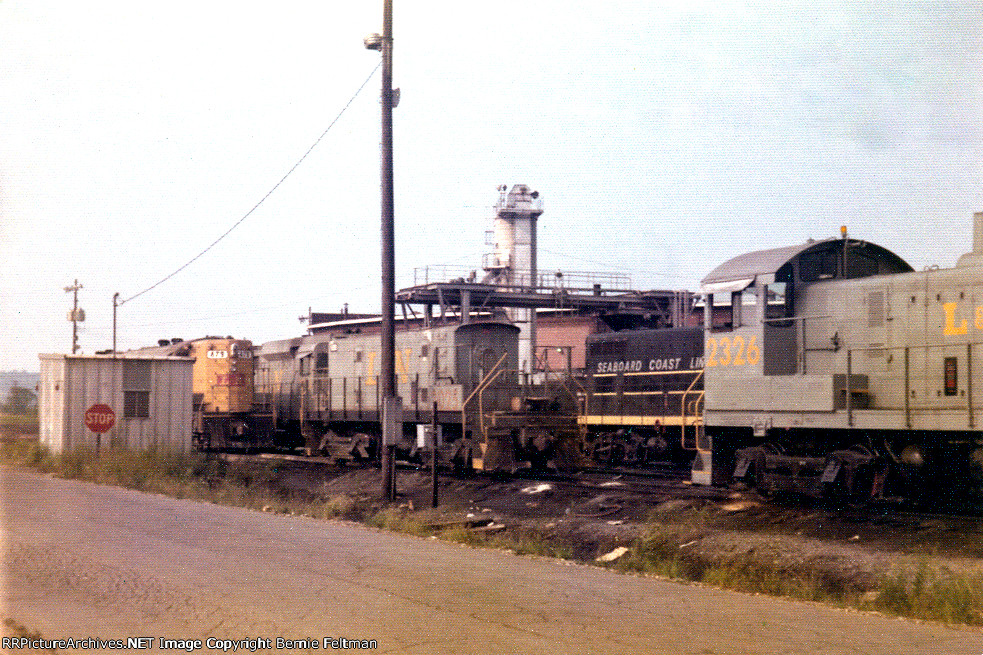 Louisville & Nashville S4 #2326, Yard Slug #2025 (rebuilt from an Alco S4) and GP7 #479